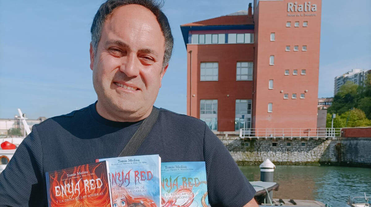 Tomás Medina publica el tercer libro de la exitosa saga de ‘Enya Red’